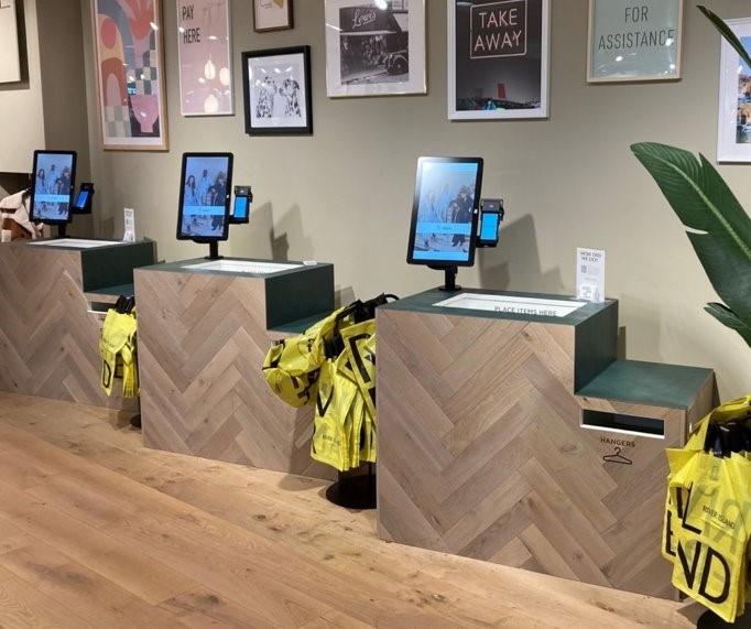 River Island installs SpacePole RFID checkouts